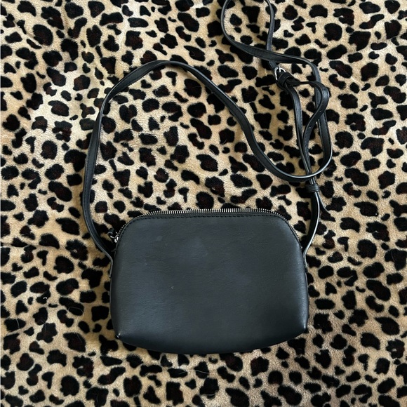 Universal Thread | Bags | Universal Thread Crossbody Bag | Poshmark